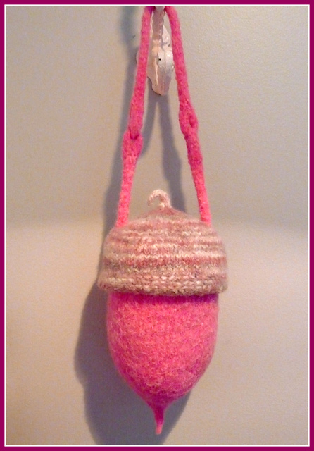 Ravelry: Acorn Bag pattern by Barbara Hranilovich