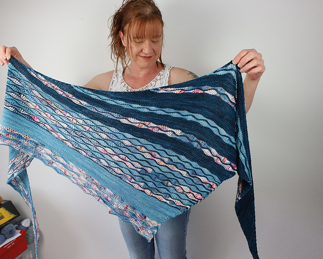 Ravelry: Girlfriend Shawl pattern by Melanie Mielinger