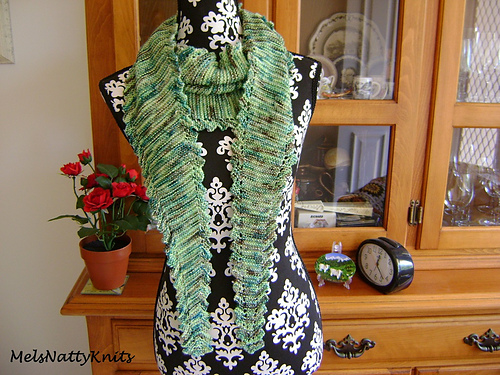 Ravelry: Frillyilly pattern by Dominique Trad