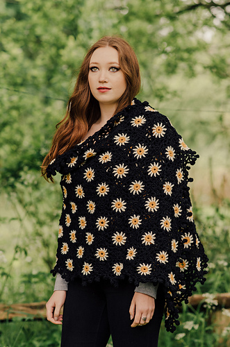 Ravelry: Daisy Wrap pattern by The Mercerie