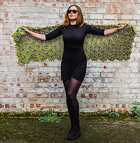 Ravelry: Daisy Wrap pattern by The Mercerie