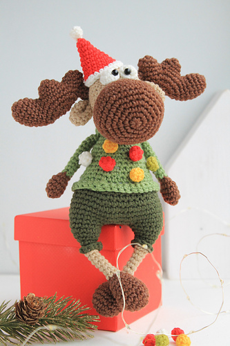 Ravelry: Christmas Moose pattern by Meri Tadevosyan