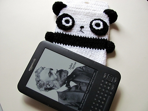 Ravelry: Panda kindle/e-reader/tablet Case pattern by Mevlinn Gusick