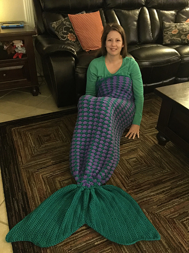 Ravelry: Fancy Mermaid Tail Fin pattern by Joyce Elvis