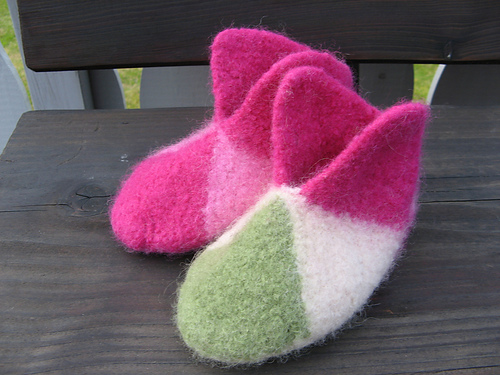 Ravelry: Felted Slippers pattern by Midnattsol