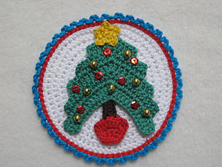 Ravelry: Christmas Tree Applique pattern by Millionbells