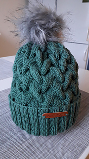 Ravelry: Milukka's Winter cable hat