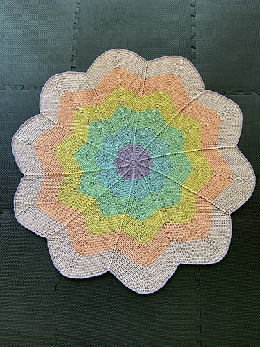 Ravelry: Spoke Flower Blanket pattern by The Crochet Fix