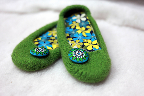 Ravelry: Seamless Slippers pattern by Lisa Gerber