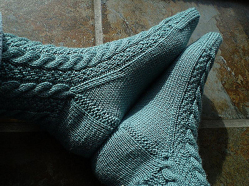 Ravelry: 3x3 Cable with Moss Stitch pattern by Charlene Schurch