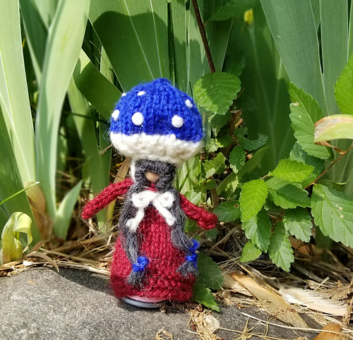 Ravelry: Toadstool Promenade pattern by Natasha Hanson