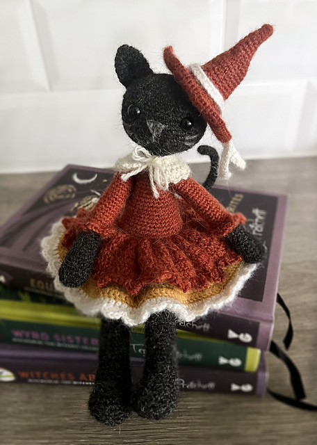 Ravelry: Winifred the little Witch Cat pattern by Frida Petersén