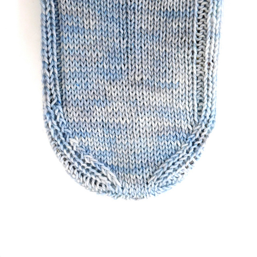 Ravelry: Simple Ribbed Socks pattern by Suzi Ashworth