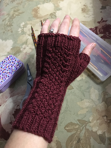 Ravelry: stake and strand pattern by bunnymuff - Mona Zillah