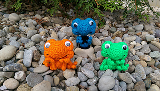 Ravelry: Sinker Babies Miniature Frogs pattern by Peggy H. Reed
