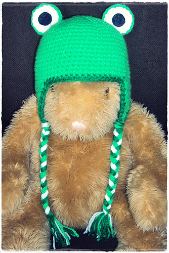 Ravelry: Frog Beanie with Earflaps pattern by Janet Carrillo