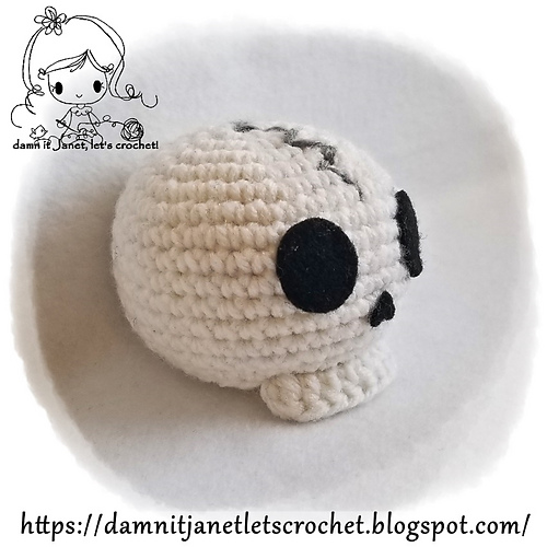 Ravelry: Round Plush Skull pattern by Janet Carrillo