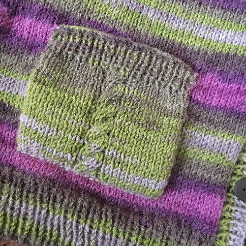 Ravelry: Kässätädin neuleliivi pattern by Emma Moll