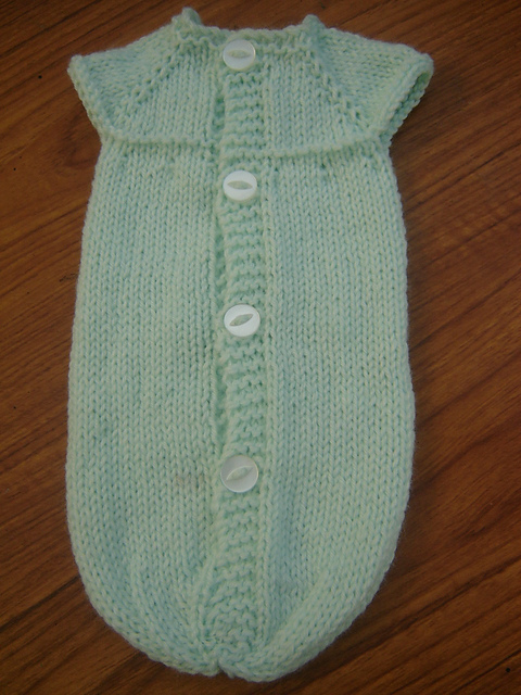 Ravelry: Cuddles Sleepsuit with Optional Collar pattern by Karen B