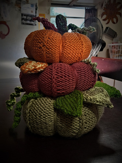 Ravelry: Mommabear7's Stacking pumpkins