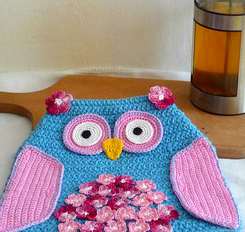 Ravelry: Owl Tea Pot Cozy pattern by Monika Mrozkova
