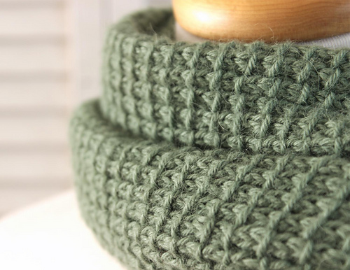 Ravelry: Textured Cowl pattern by Monique Gascon