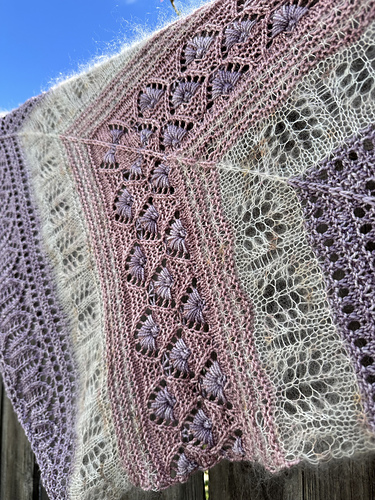 Ravelry: Cracklin Rose pattern by Cally Monster