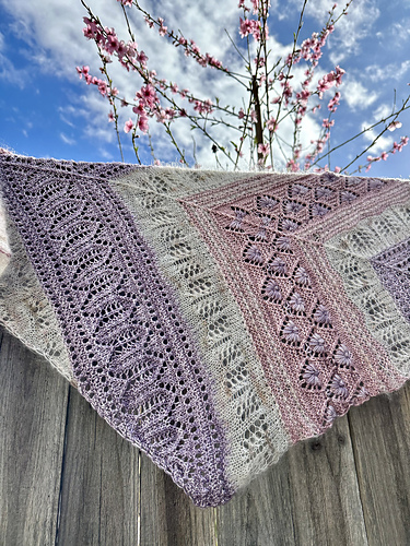 Ravelry: Cracklin Rose pattern by Cally Monster