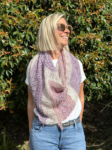 Ravelry: Cracklin Rose pattern by Cally Monster