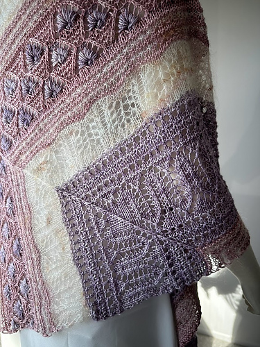 Ravelry: Cracklin Rose pattern by Cally Monster