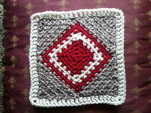 Ravelry: Diamond Square pattern by Laura Hontz