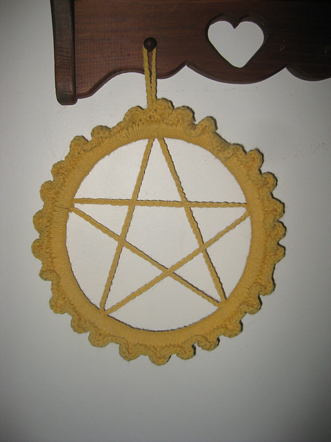 Ravelry: Easy Pentacle Ornament pattern by Elizabeth La Posta