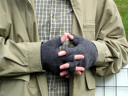 Ravelry: Men's Driving Gloves or Fingerless Gloves pattern by Tara Clark