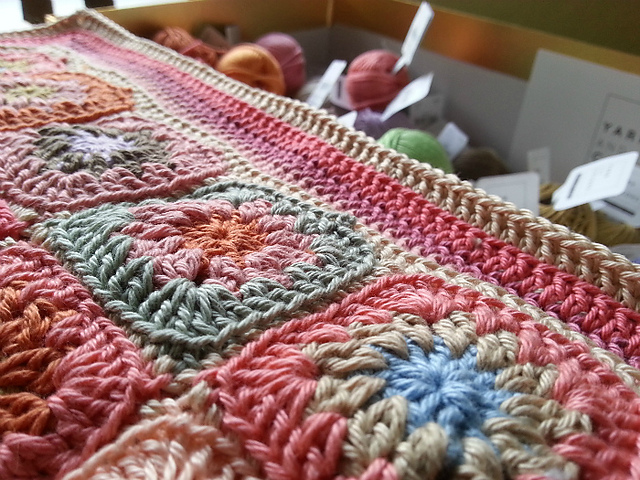 Ravelry: Flower pattern by Cécile Franconie