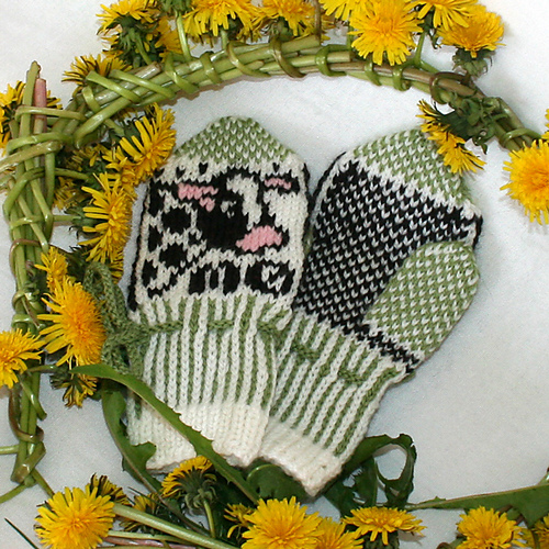 Ravelry: Cow Mittens | Veslekua pattern by Jorid Linvik