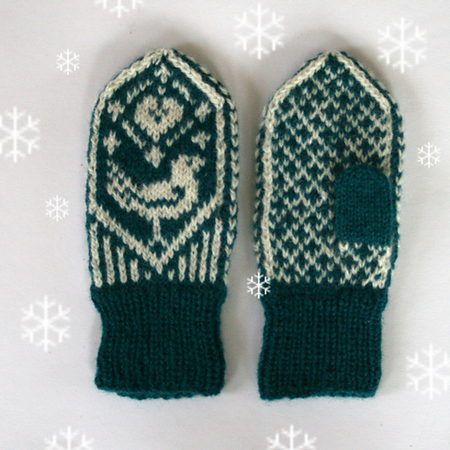 Ravelry: Liten Fugl | Bird Mittens pattern by Jorid Linvik