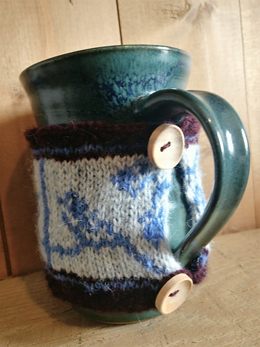 Ravelry: Blue Birds Mug Warmer pattern by Munro Sisters3