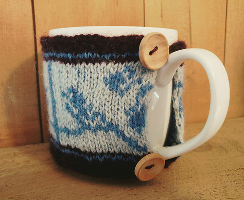 Ravelry: Blue Birds Mug Warmer pattern by Munro Sisters3