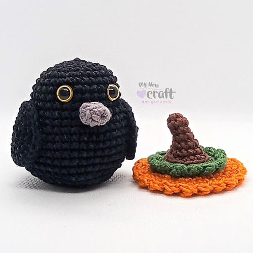 Ravelry: Igor Pumpkin Head and Crow pattern by Isabela Tavares