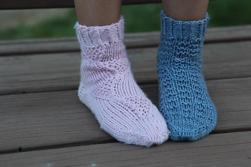 Ravelry: Bermuda Socks pattern by Myla Vayner