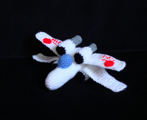 Ravelry: Amigurumi Star Wars X-Wing pattern by Ana Yogui