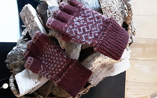 Ravelry: Cassiopeia Hat Set pattern by Alice Starmore