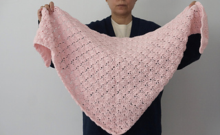 Ravelry: Triangular shell shawl pattern by Nadia BF