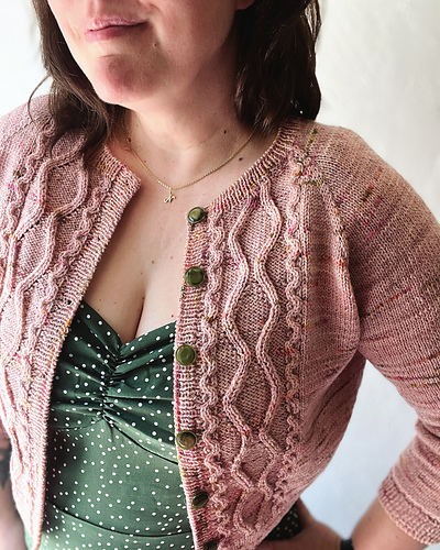 Ravelry: Nadia pattern by Nadia Crétin-Léchenne