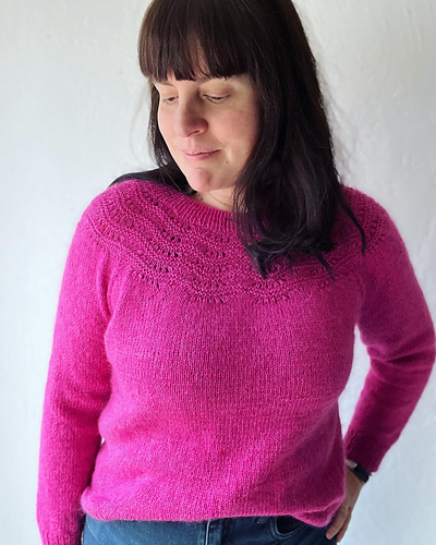 Ravelry: Velaris pattern by Nadia Crétin-Léchenne