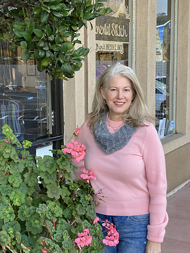 Ravelry: Peeeps Cashmere Cowl pattern by Nadine Berthiaume