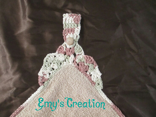 Ravelry: Shell Queen Towel Topper pattern by Noemi Serrano