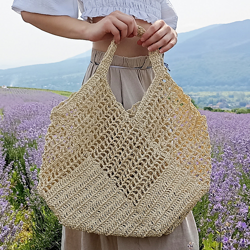 Ravelry: Beautiful summer raffia bag pattern by Natalie Lviv