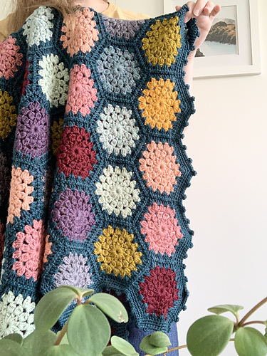 Ravelry: Finley Starburst Hexie Blanket pattern by Mallory Krall