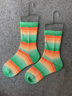 Ravelry: Basic Round Toe Socks pattern by Danielle Spiller